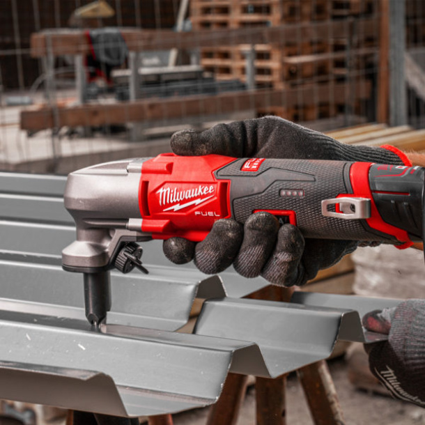 GRIGNOTEUSE MILWAUKEE M12 FNB16-402X